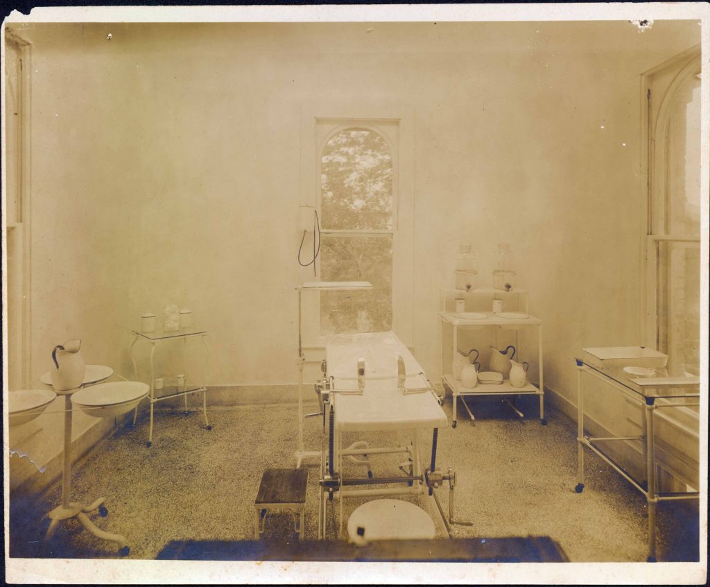 Operating room 600dpi 6×4 JPG – The TMC Library
